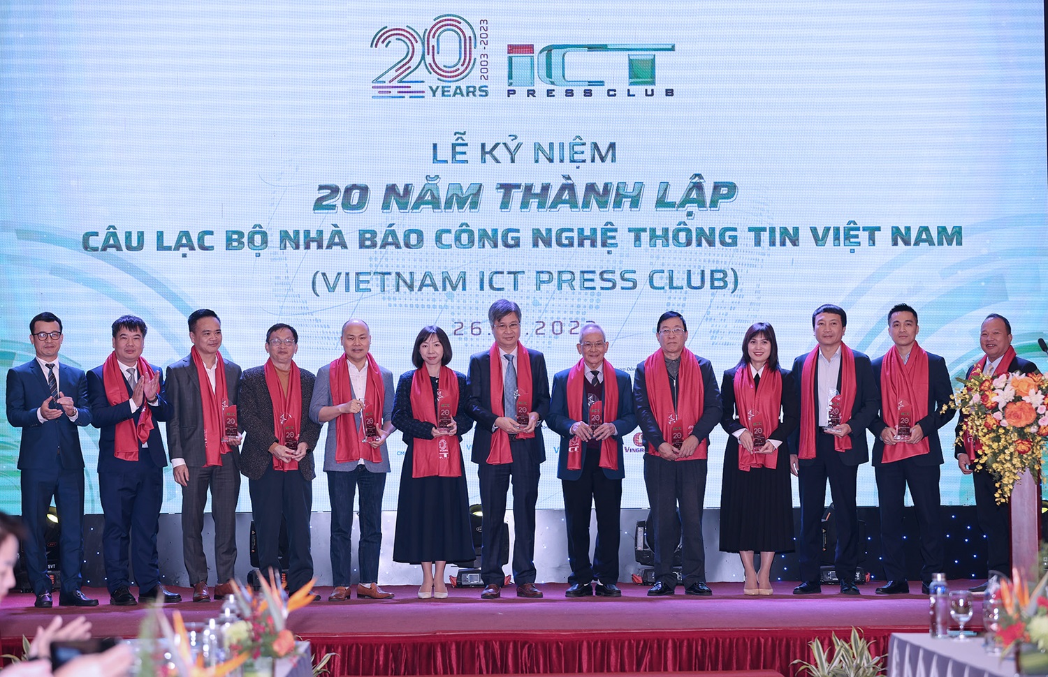 FPT Achieves 1 Billion USD Software Export Milestone, Recognized as Top 10 Vietnam ICT Events